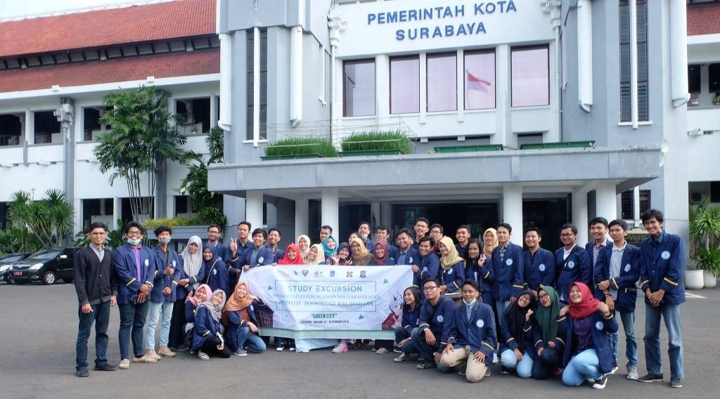 Belajar Menata Kota Ramah Lingkungan Dari Surabaya - Institut Teknologi ...