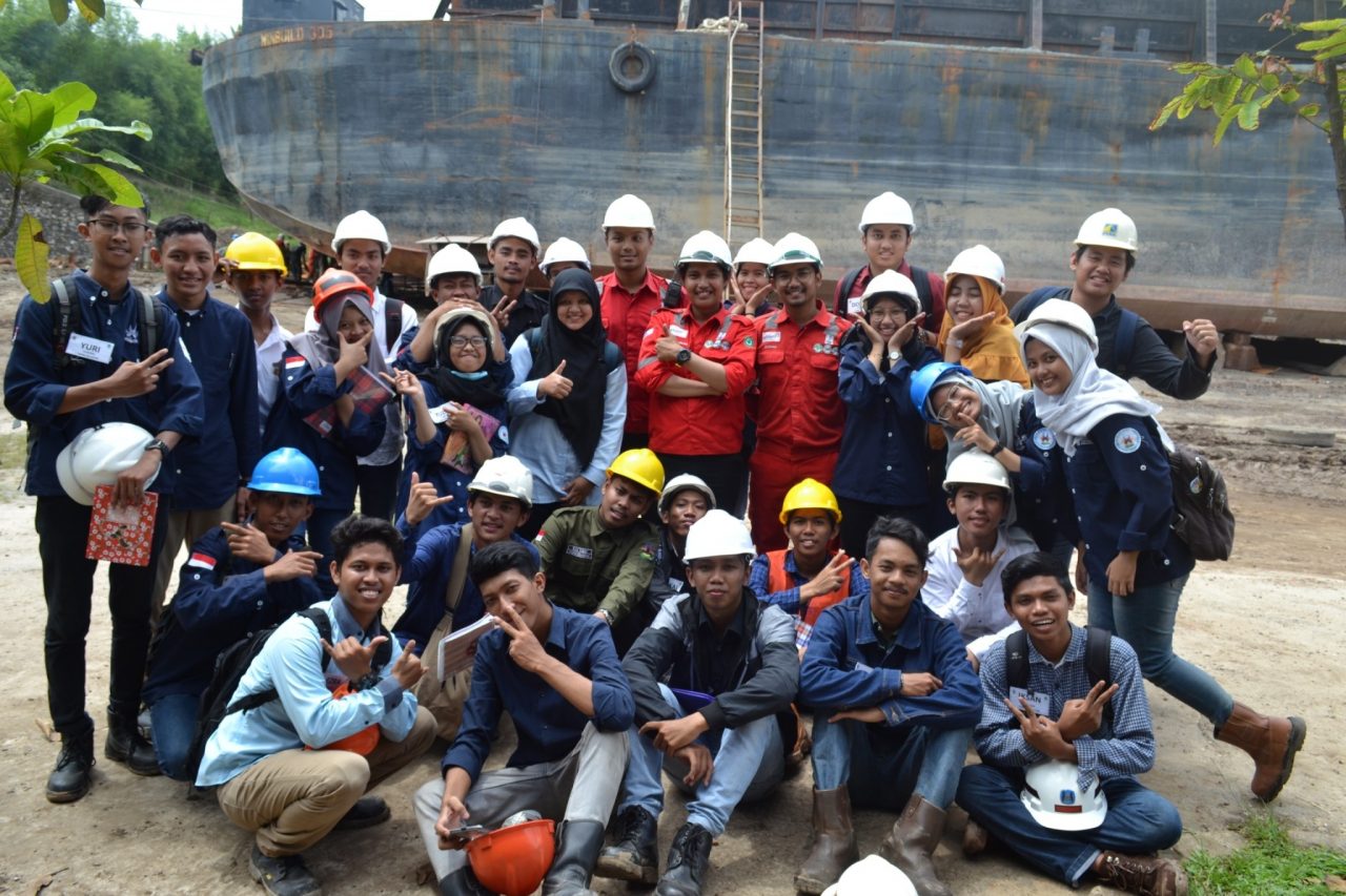 Mengenal Kapal Melalui Kuliah Lapangan - Institut Teknologi Kalimantan