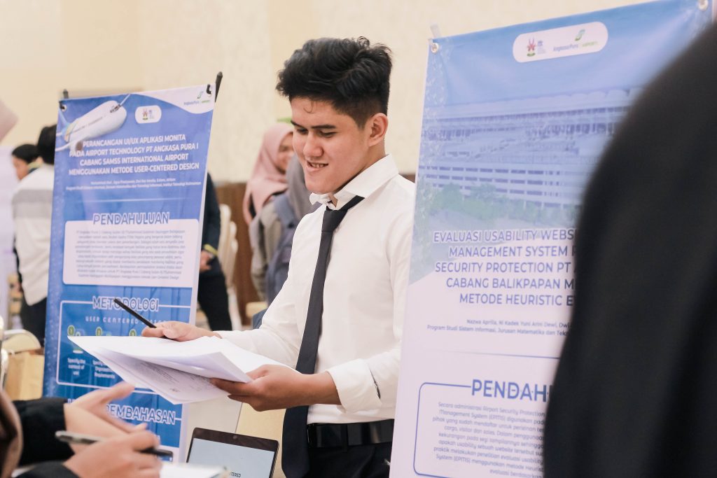 Seminar Hasil Kerja Praktik Bersama Sistem Informasi "Unveiling Insights: Discovering Wisdom ...